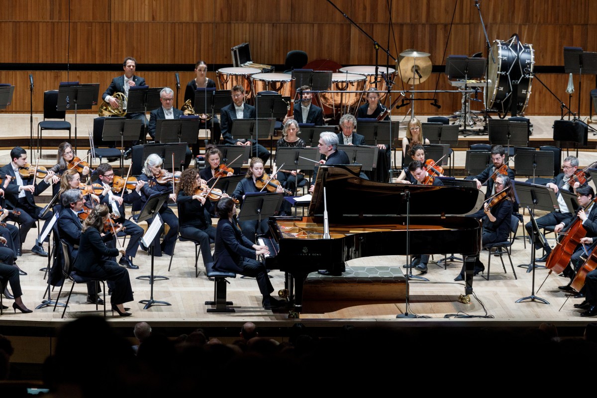 In concert – Simon Desbruslais, English Symphony Orchestra / Kenneth ...